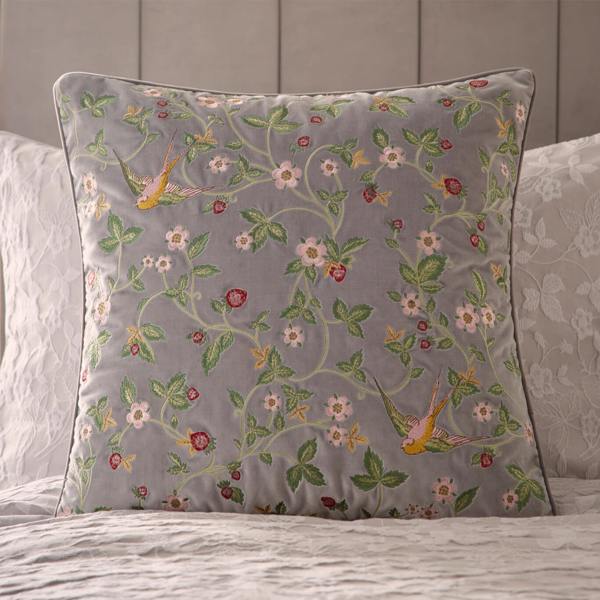 Wild Strawberry Dove Dove Bedding | Clarke & Clarke by Sanderson Design